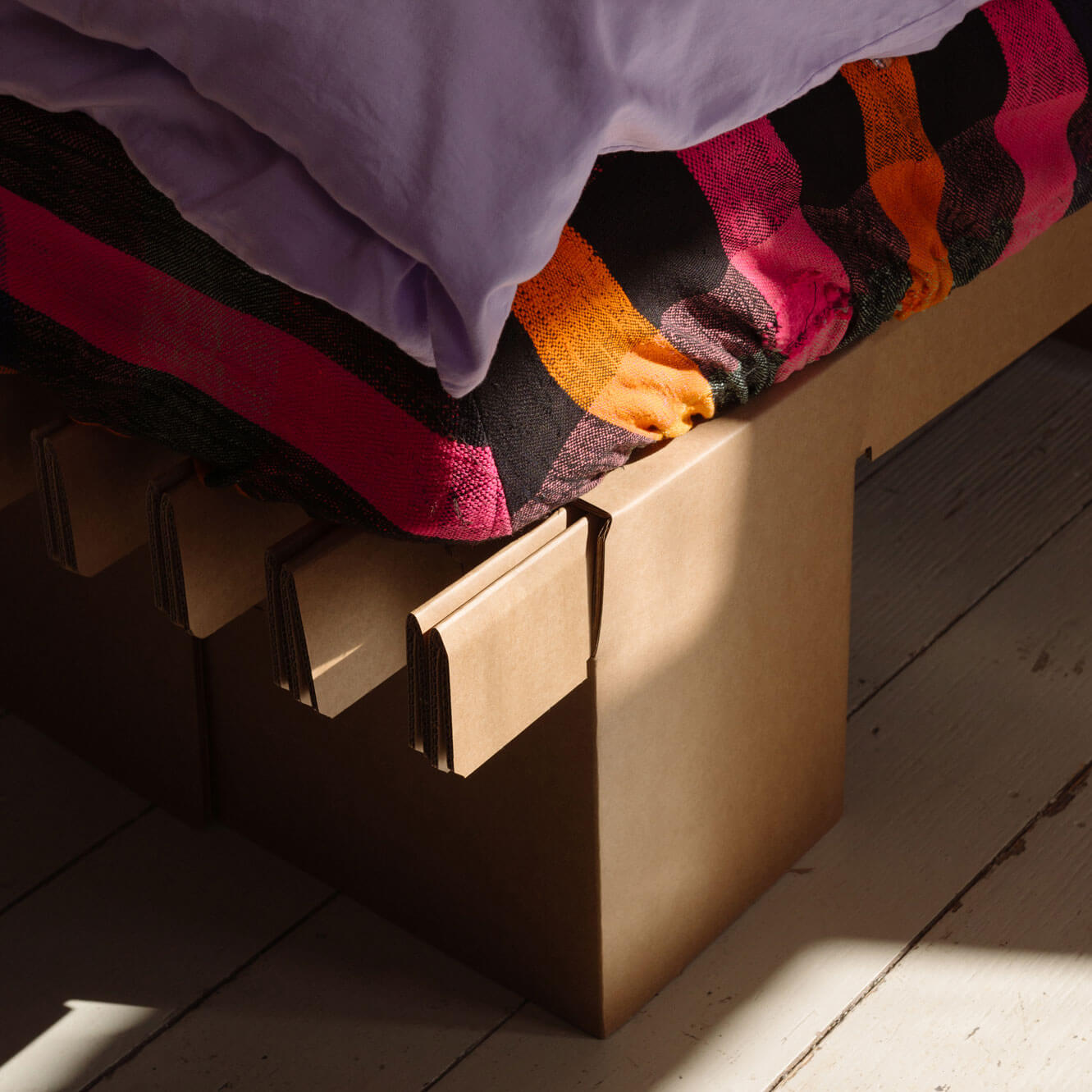 ROOM IN A BOX | Lit GRID