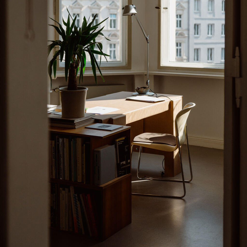 ROOM IN A BOX | Table GRID