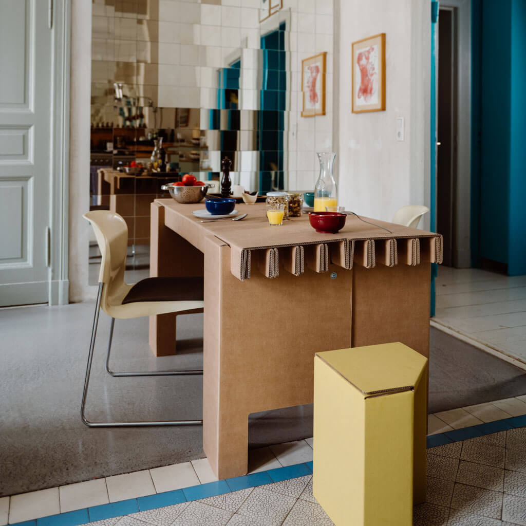 ROOM IN A BOX | Table GRID