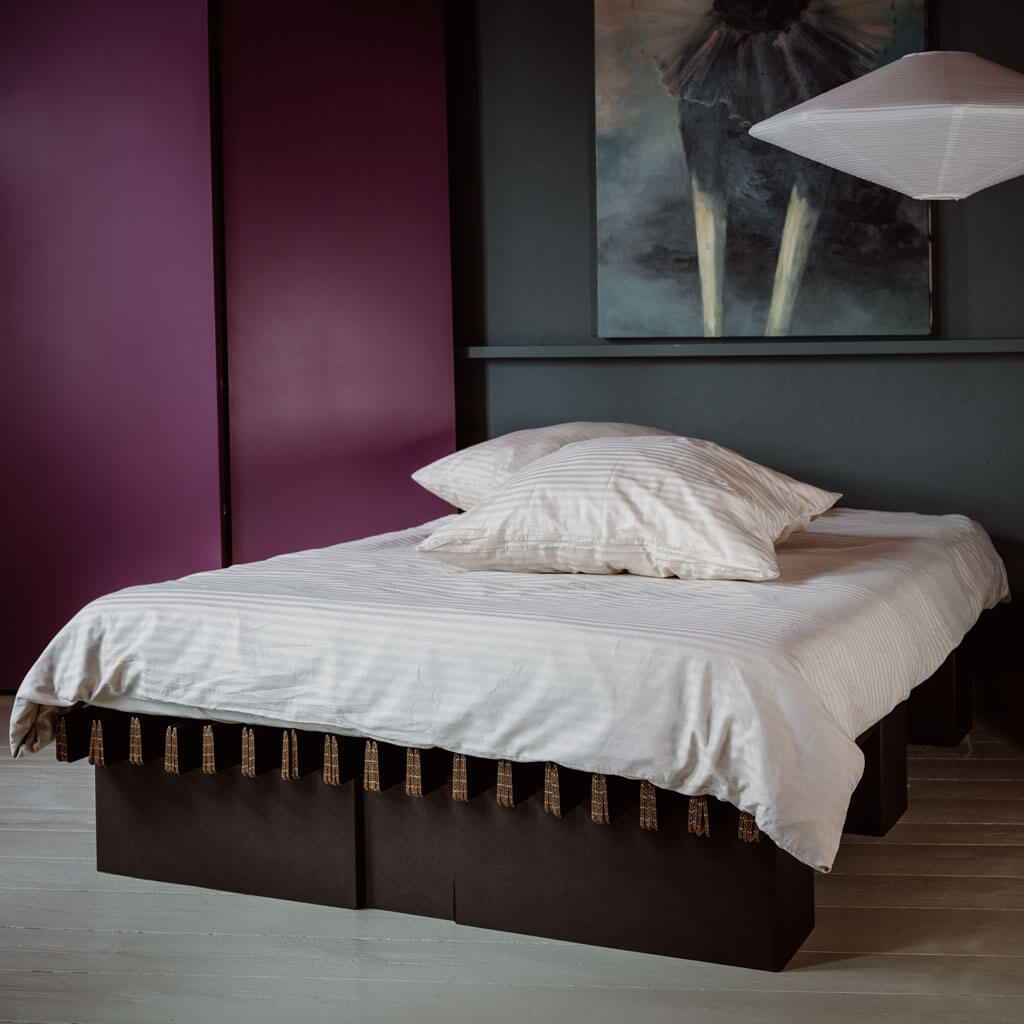 ROOM IN A BOX | Lit GRID